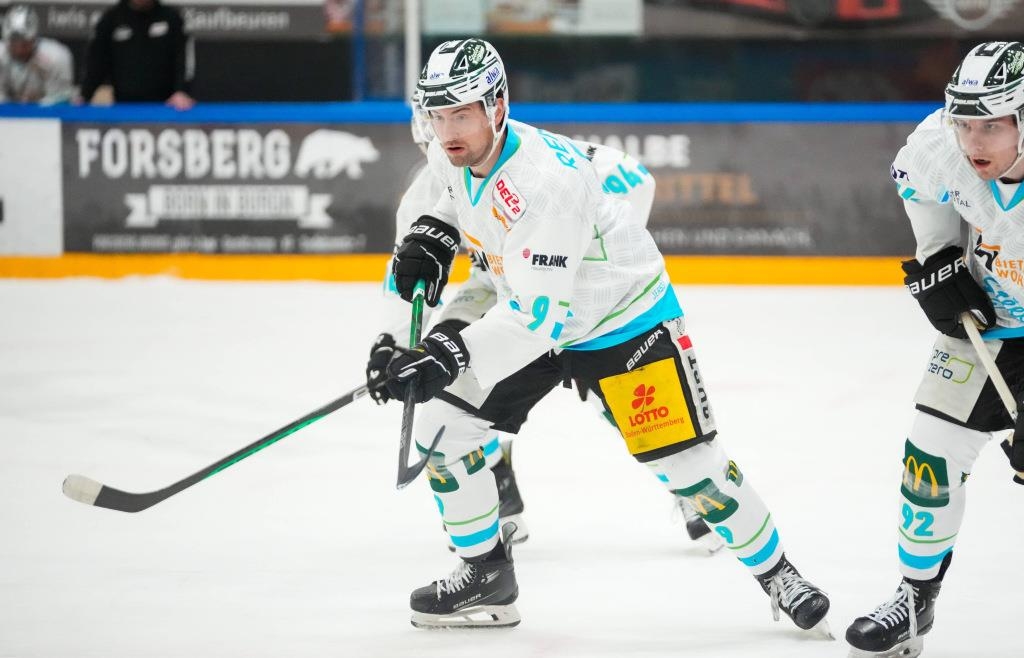 Auf Trainer und Goalie folgt Angreifer: Ryon Moser (32) kommt aus ...