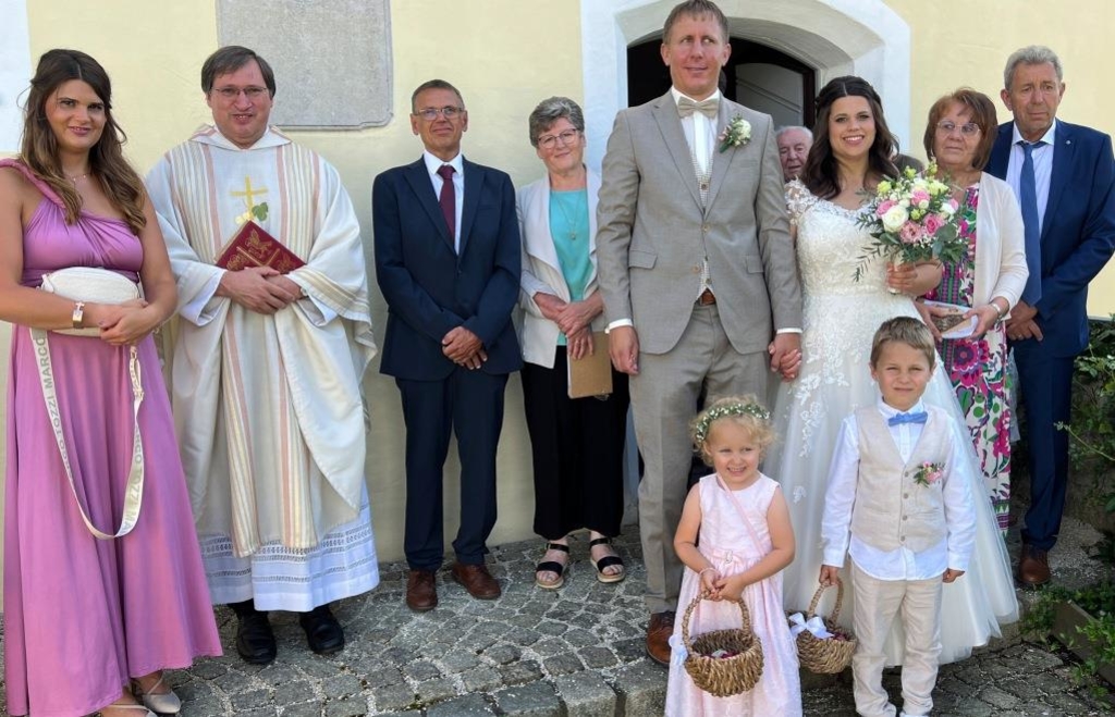 Christina und Benjamin Seitz sagten in Hausheim noch einmal ja zueinander