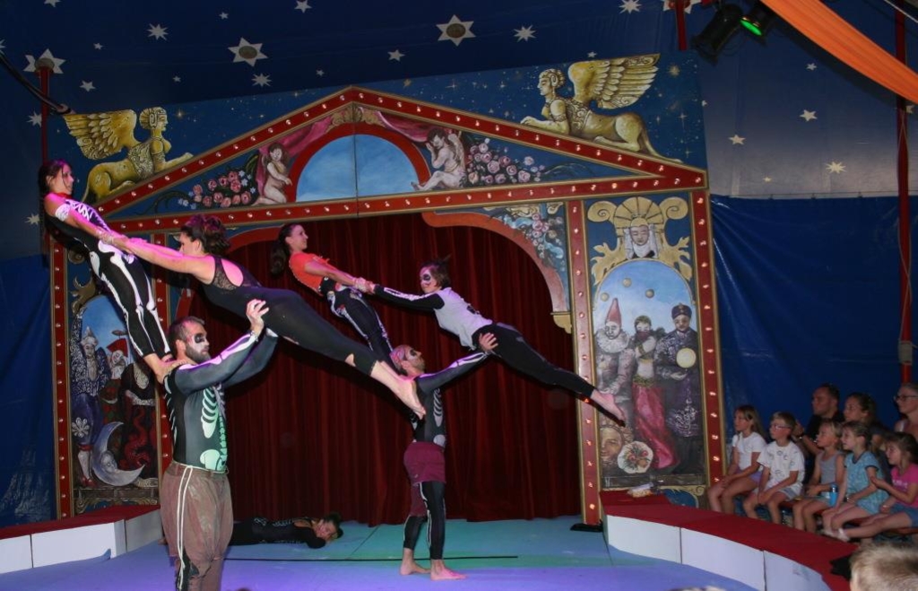 Volles Haus im Circus Sambesi: Zauberer und Artisten begeistern das ...