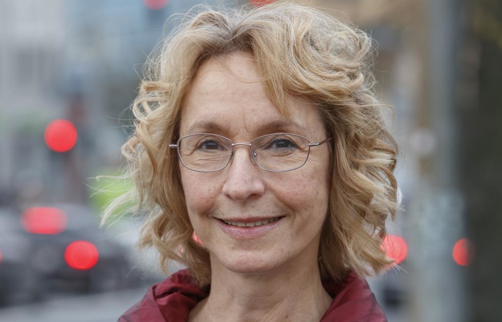 Regensburger BSW-Stadträtin im Interview: Irmgard Freihoffer kandidiert ...