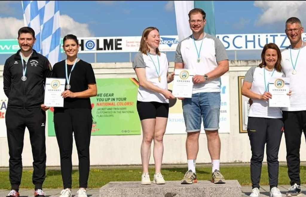 Luftpistole: Simon Weiß, Tobias und Miriam Piechaczeck sowie Monika ...