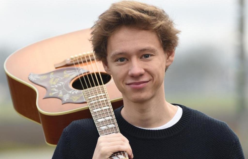 Komponiert KI die Hits von morgen? Singer/Songwriter Michael Lex wagt ...