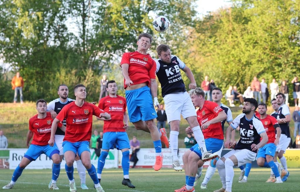 Hitziges Derby am Roten Steg: Bad Kötzting gewinnt, Roding steigt ab ...