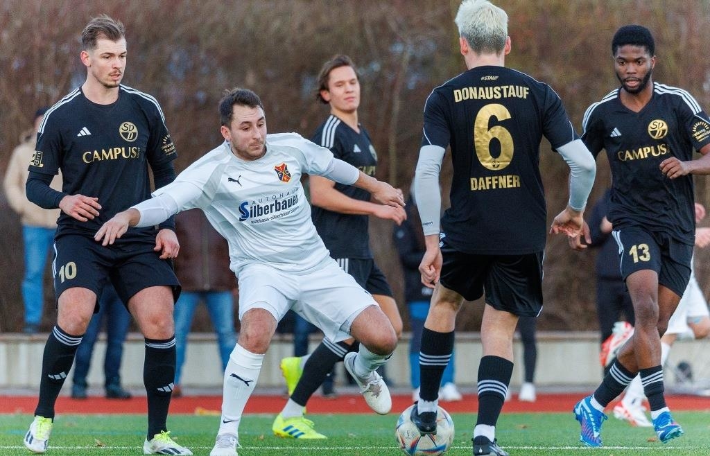 Bad Kötzting bindet Führungsspieler-Trio: Drexler, Vesenjak und Vogl verlängern am Roten Steg