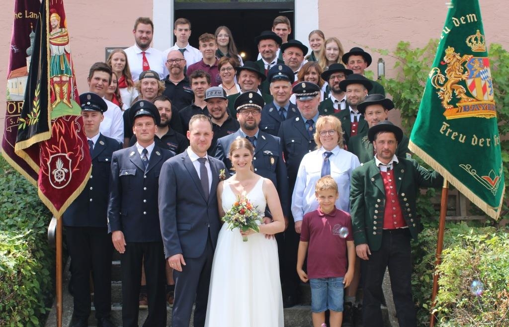 Hochzeit in Falkenstein: Benedikt und Theresa Lankes haben sich das Ja ...