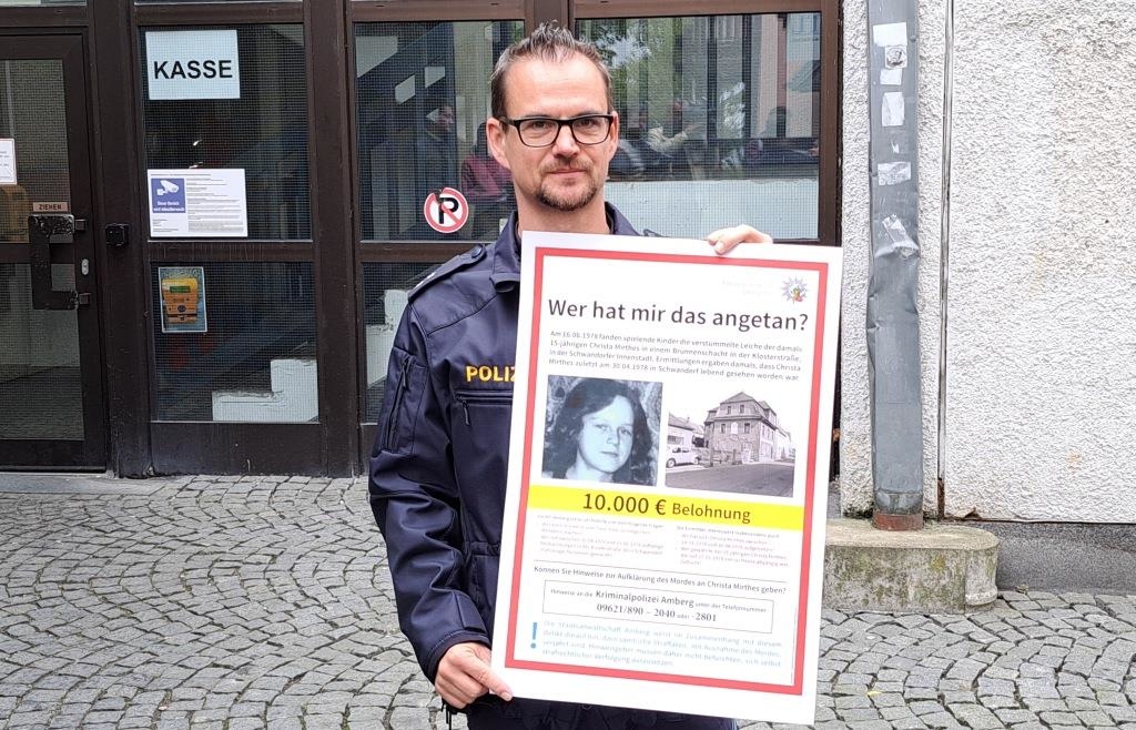 Mordfall Christa Mirthes: Polizei hofft mit Plakataktion in Schwandorf ...