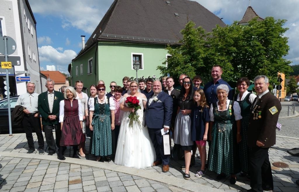 Schützenmeister Tobias Trammer von Plattl Leonberg heiratet seine Birgit