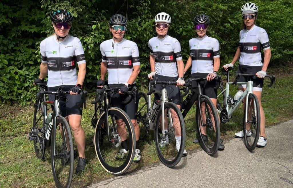 Fünf starke Frauen beim Race24: Team aus Burgen-Biker und run & bike ...