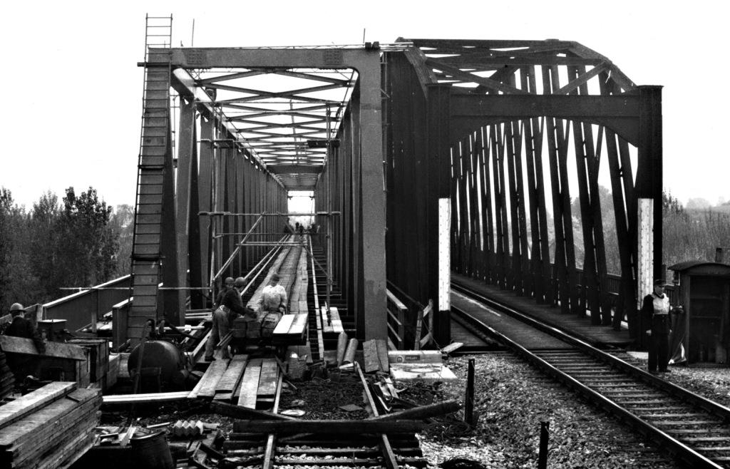 150 Jahre Sinzinger Eisenbahnbrücke: Von Dampfloks zu Radwegen