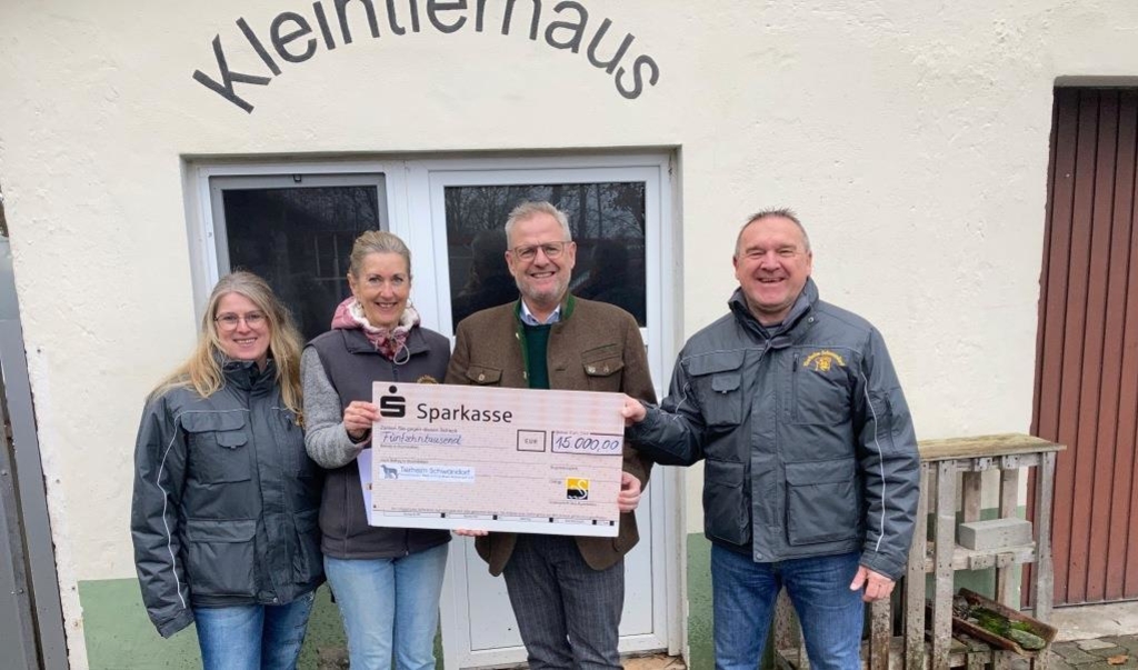 Finanzieller Kraftakt: Dach am Tierheim Schwandorf muss saniert werden