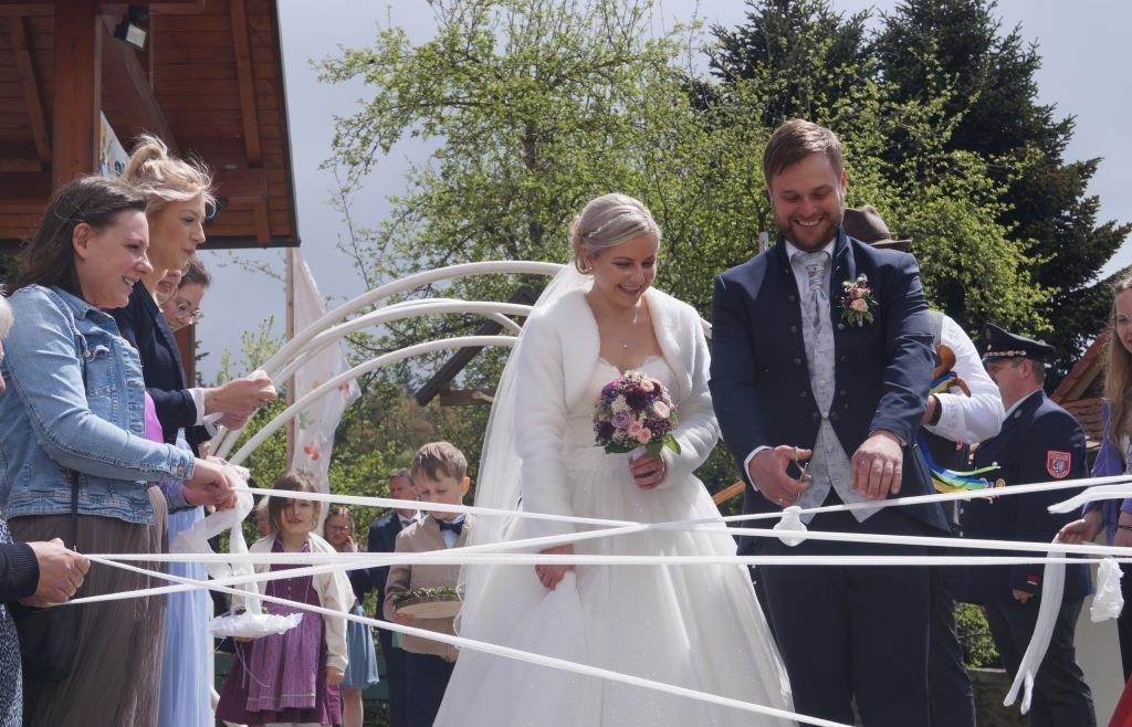 Julia Winter und Tobias Stöberl haben in Lohberg geheiratet