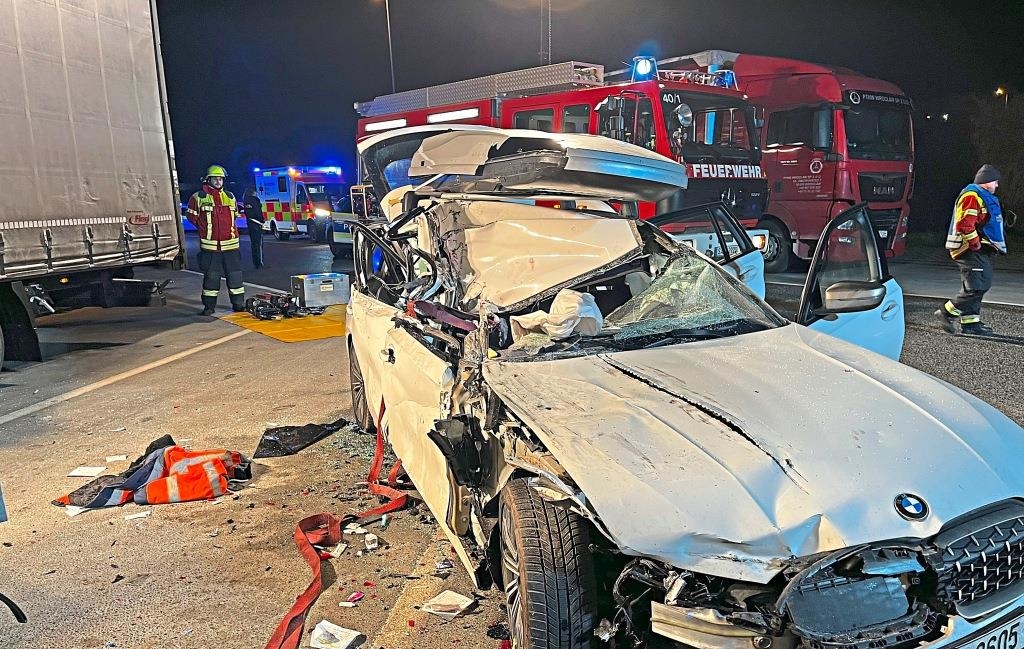 Frau bei Unfall schwer verletzt