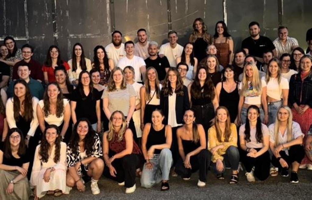 Popstar Leony mit dabei: Abi-Jahrgang 2015 des Schuman-Gymnasiums ...