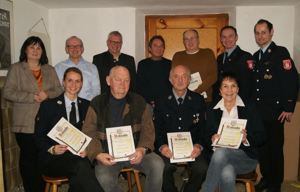 Zu 18 Einsätzen rückte die FF Hof aus – 33 Männer und Frauen leisteten ...