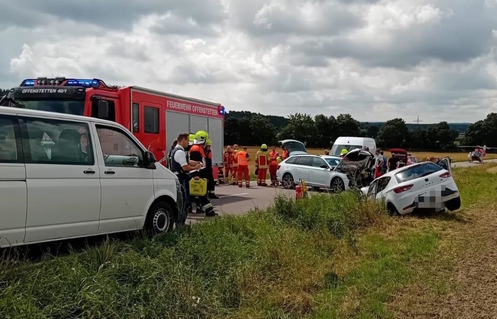 Unfall auf alter B16: Vier Verletzte, darunter auch zwei Kinder