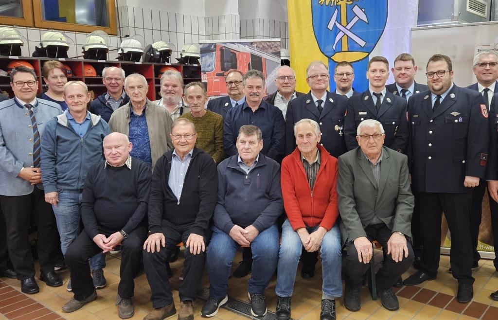 Aktive mussten 183 Mal ausrücken: Feuerwehr Wackersdorf war bei vielen ...