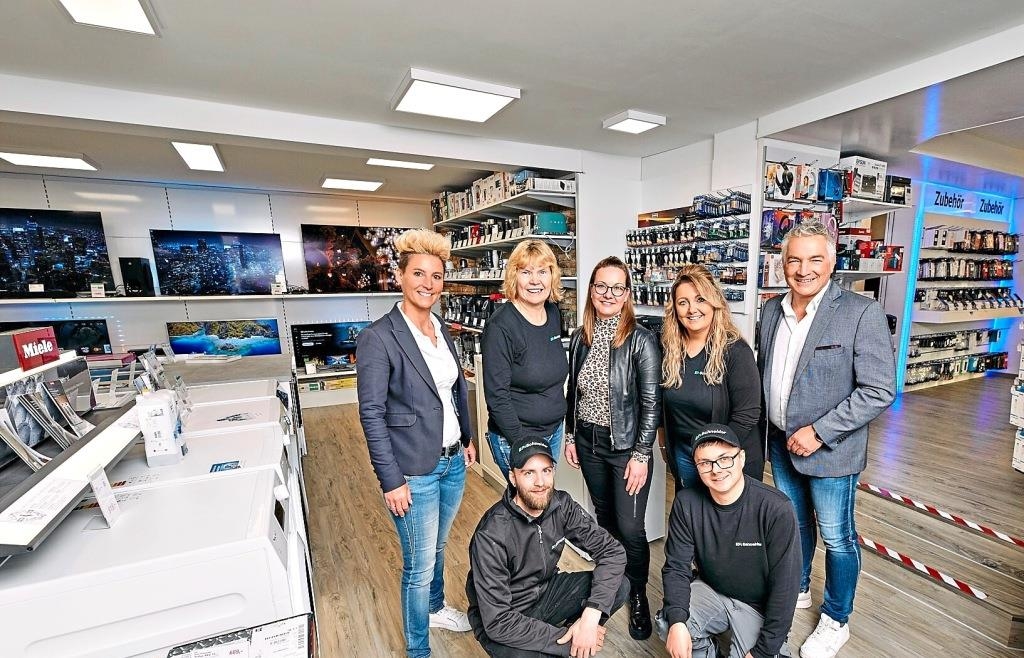 Ein Jahr nach der Eröffnung denkt EP-Schneider in Furth im Wald über ...