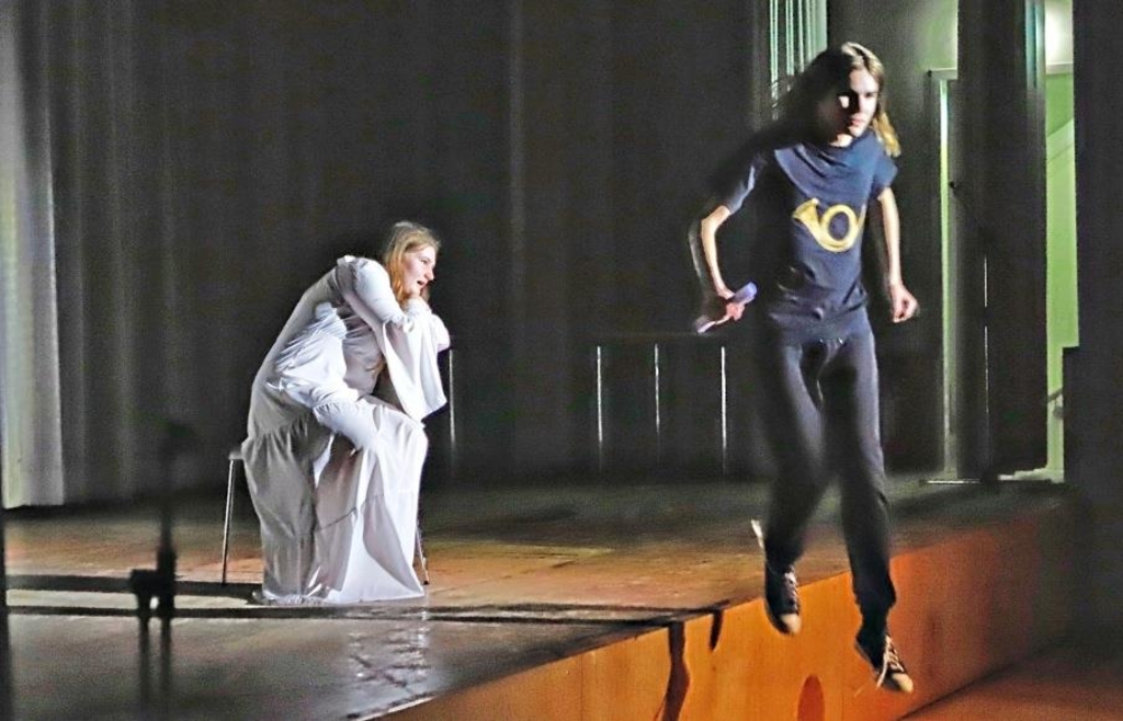 Wortkunstabend: Ostendorfer Gymnasiasten präsentieren edle Sprache aus ...