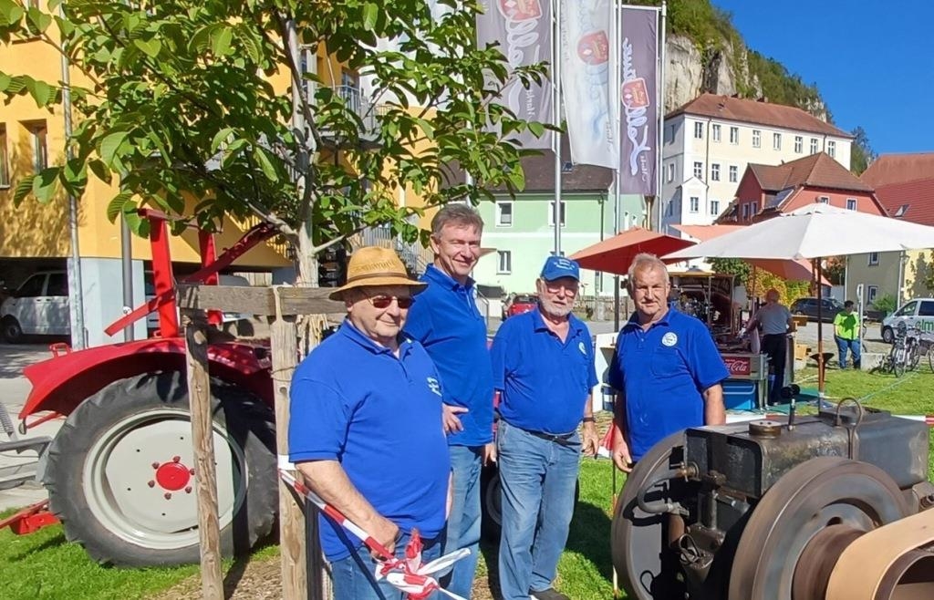 Ländliche Traditionen: Oldtimerfreunde Kallmünz feiern 30-jähriges Bestehen