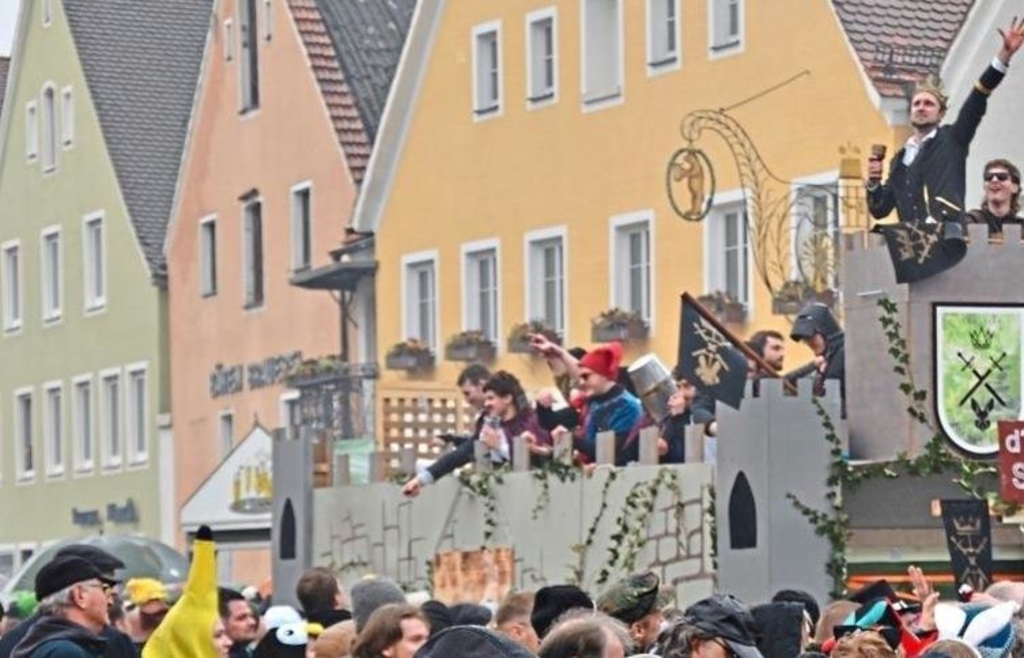Neues Konzept für den Faschingsumzug in Berching: Weniger Party, mehr ...